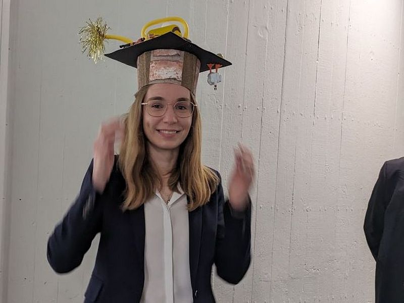 Laura schließt ihre Promotion zum Thema DEP ab - Universität Bremen